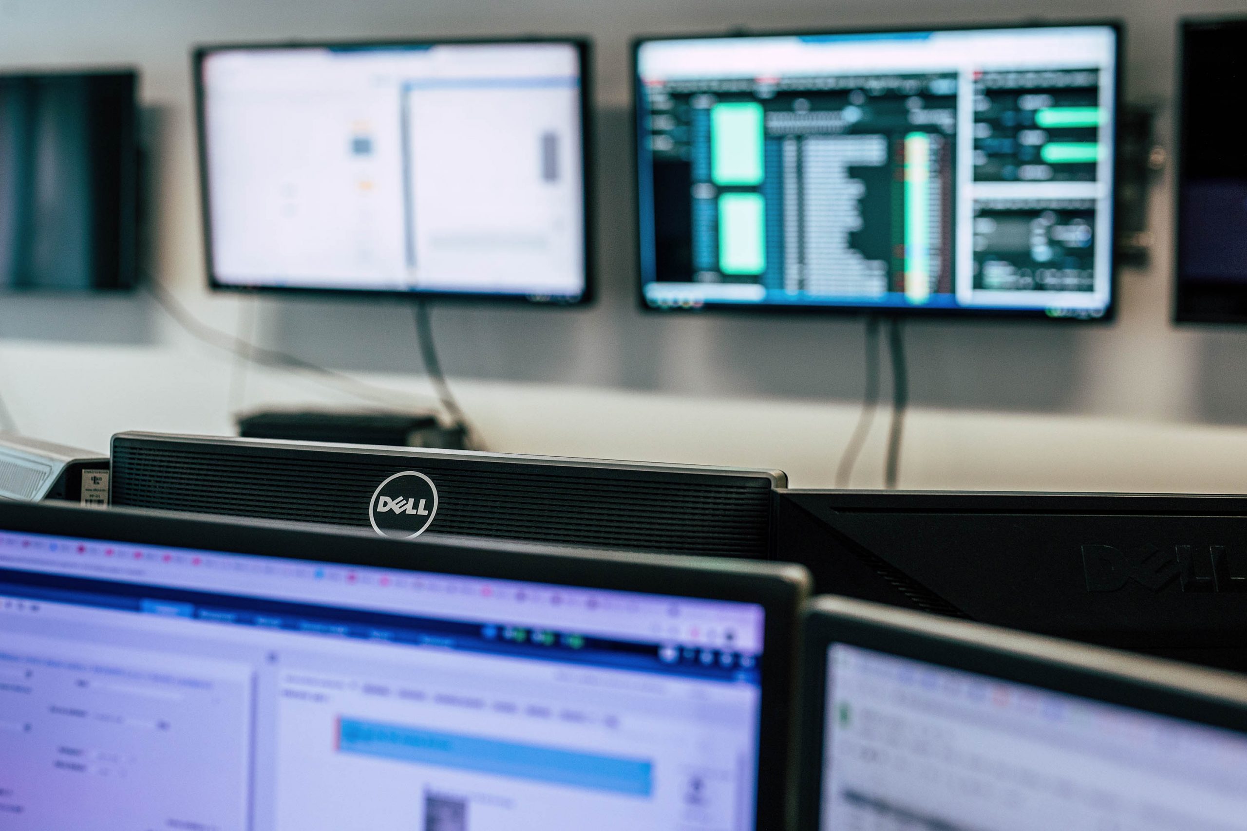 KYBERNETICKÁ BEZPEČNOST pro malé a střední podniky JAKO SLUŽBA - eSOC ...